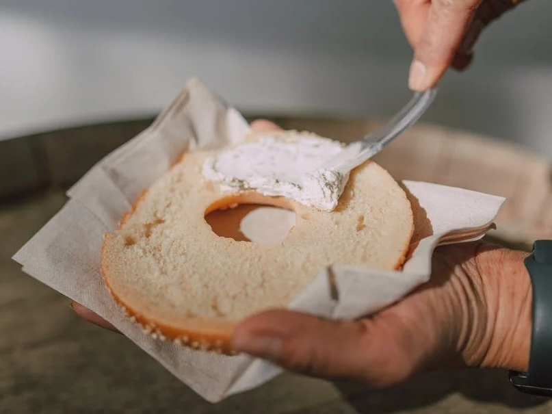 Traditional hassle-free recipe for one-ingredient homemade cream cheese