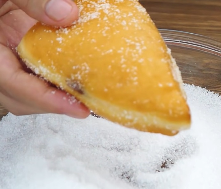 Deliciously simple recipe for Nutella stuffed doughnuts