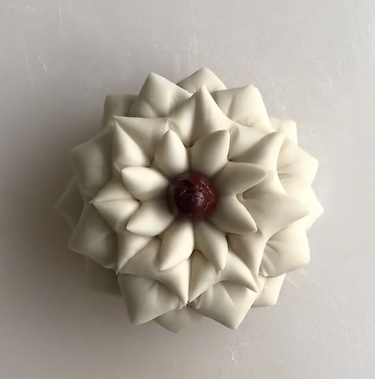 Simple techniques for shaping dough into beautiful buns