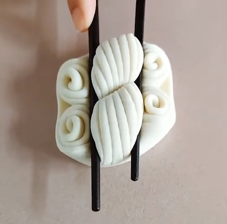 Simple techniques for shaping dough into beautiful buns