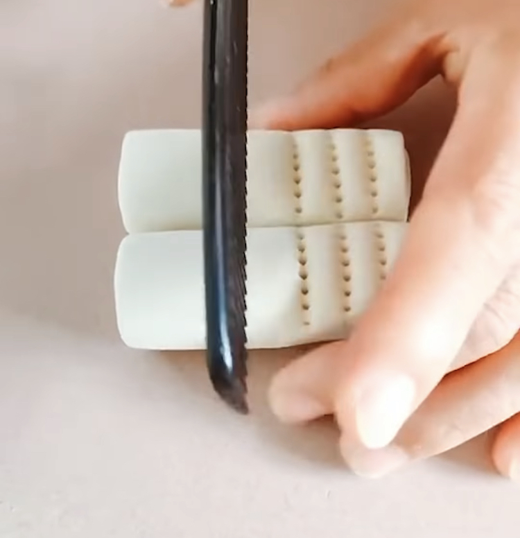 Simple techniques for shaping dough into beautiful buns