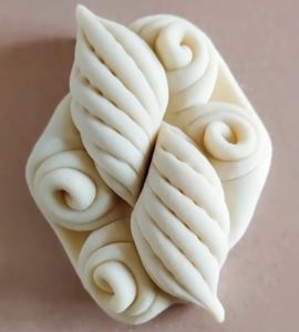 Simple techniques for shaping dough into beautiful buns