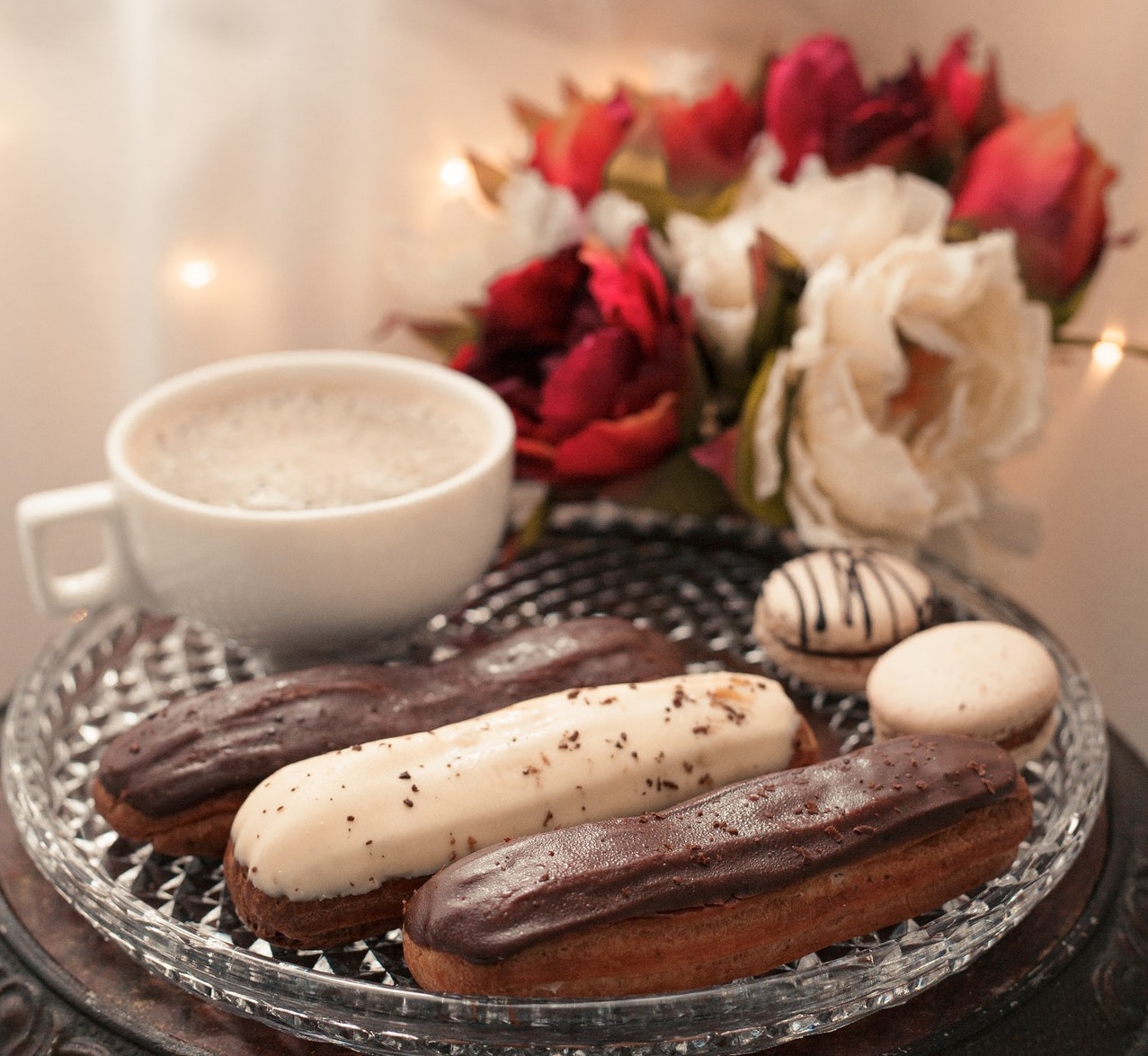 Man shares his drool-worthy recipe for homemade chocolate vanilla éclairs