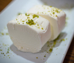 3-ingredient recipe for “stretchy” ice cream earns over 2 million views ...