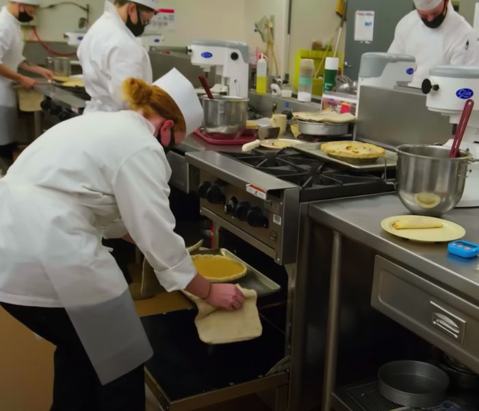 Army culinary specialists give in-depth look at how they feed 800 ...