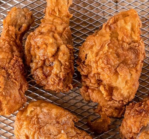 Woman shares mouthwatering recipe for “Dorito Chicken Tenders”