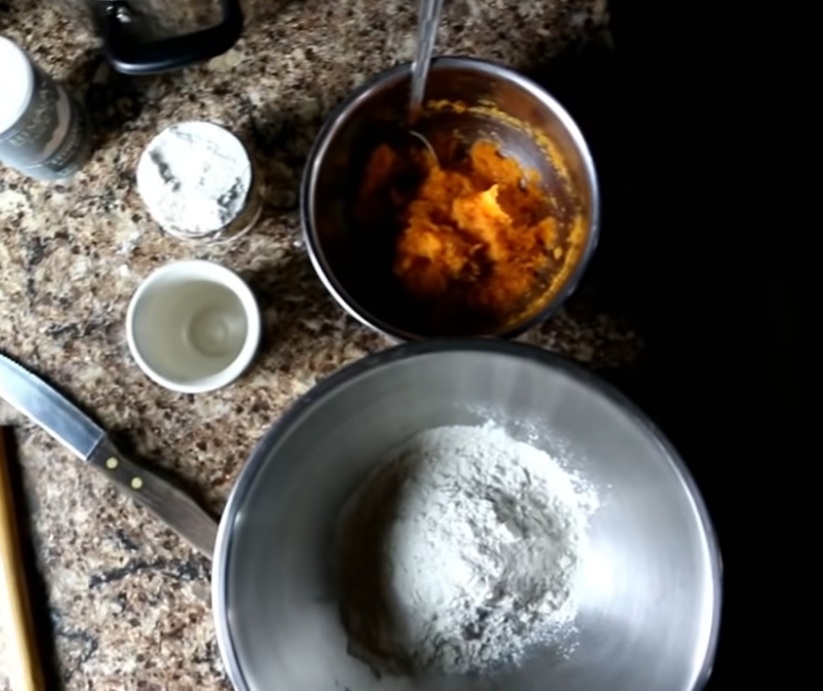 Homesteader bakes “oldest bread in the world” using just 3 simple ...