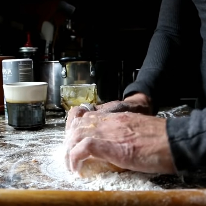 Homesteader bakes “oldest bread in the world” using just 3 simple ...