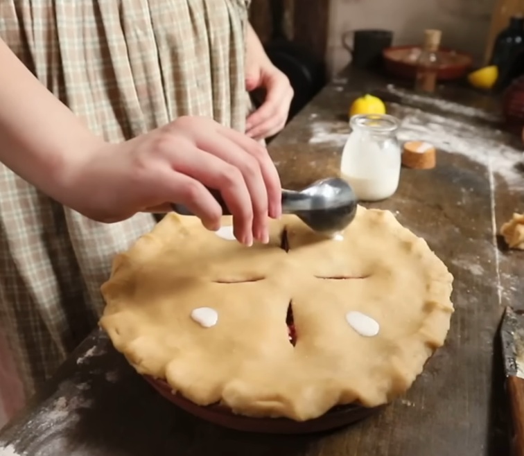 Woman recreates day in the life of an 1808 baker with old recipe for ...