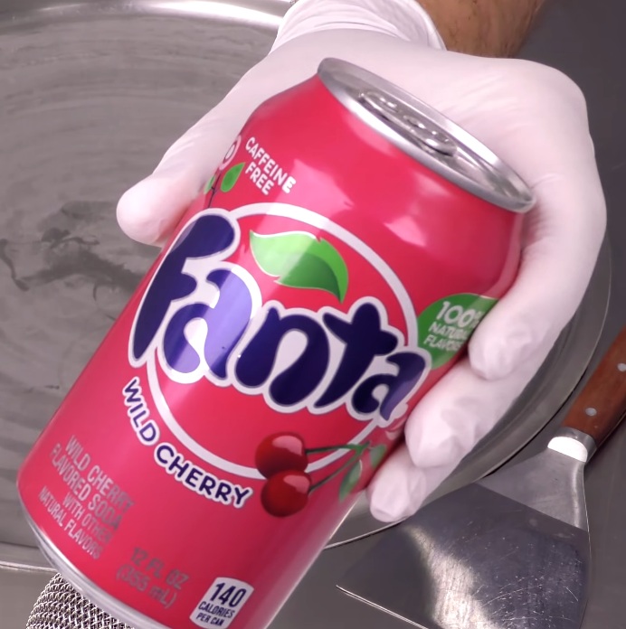 Confectioner shows how to make Fanta cherry ice cream rolls and earns ...