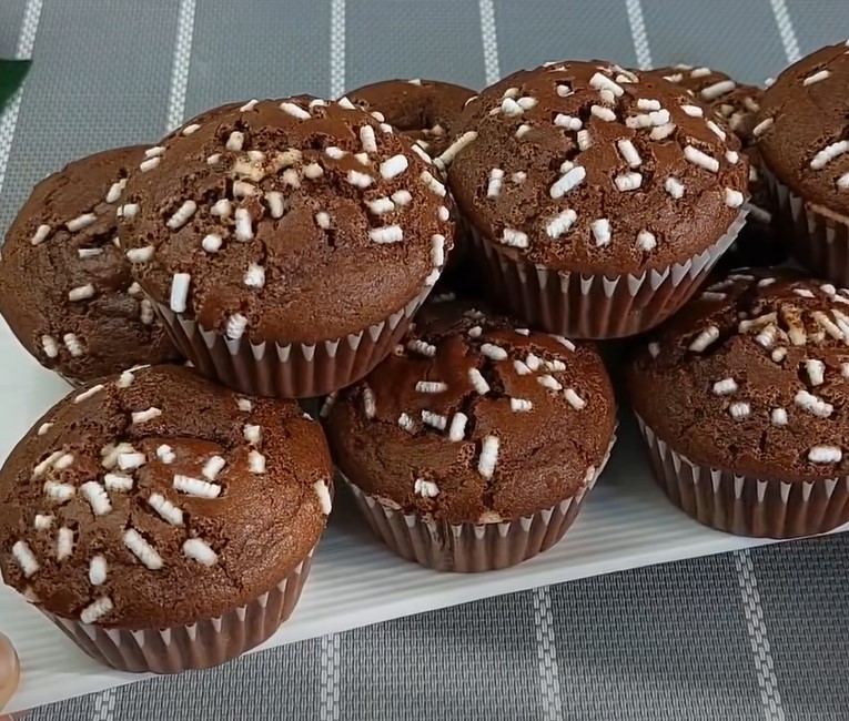 Place chunks of banana in cupcake liners for sweet treat with a gooey ...