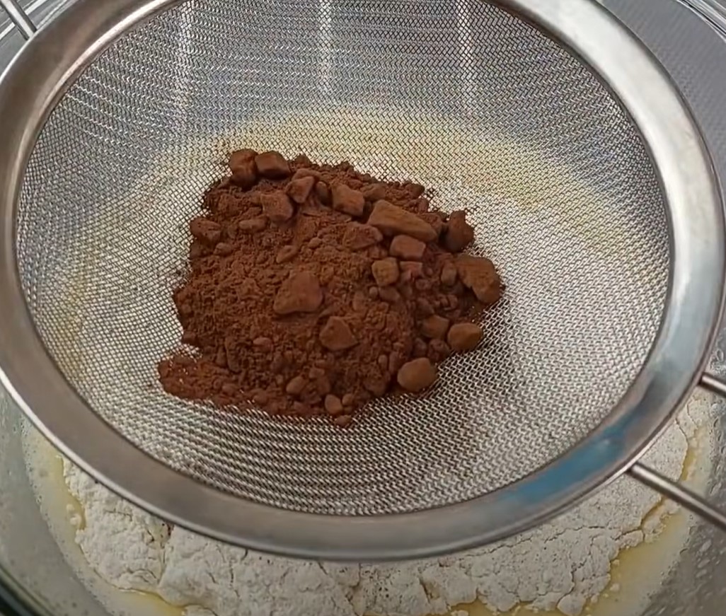 Place chunks of banana in cupcake liners for sweet treat with a gooey ...