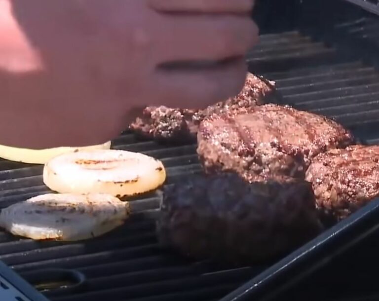 Gordon Ramsay fires up the grill and shows how to make the absolute ...