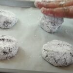 Woman shares her simple recipe for ‘decadent’ chocolate fudge crinkle ...