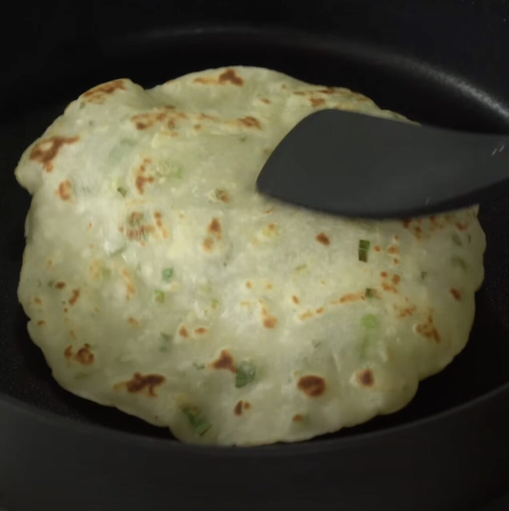 Super quick garlic flatbread recipe takes 3 minutes and doesn’t need ...