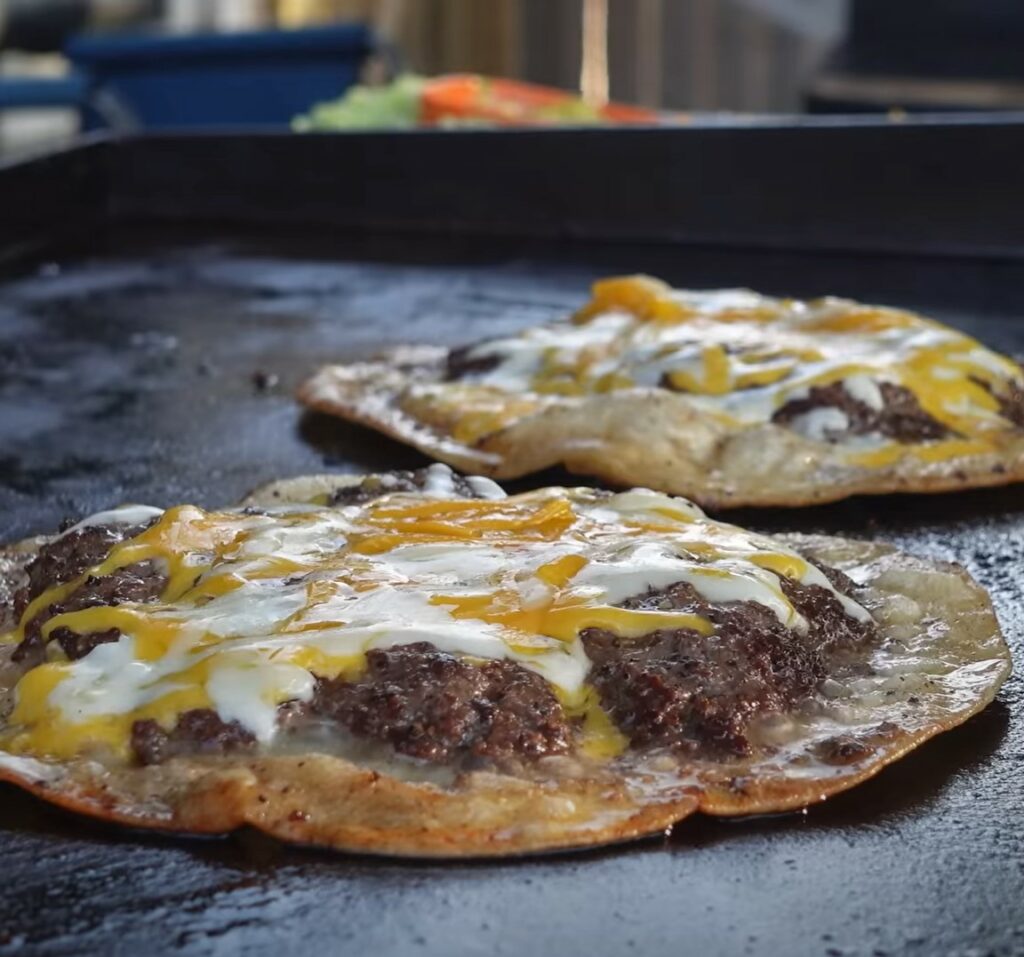 Man gains popularity online showing deliciously unconventional way he ...