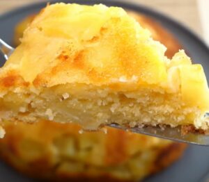 This scrumptious ‘apple cake’ requires only 3 apples and takes just ...