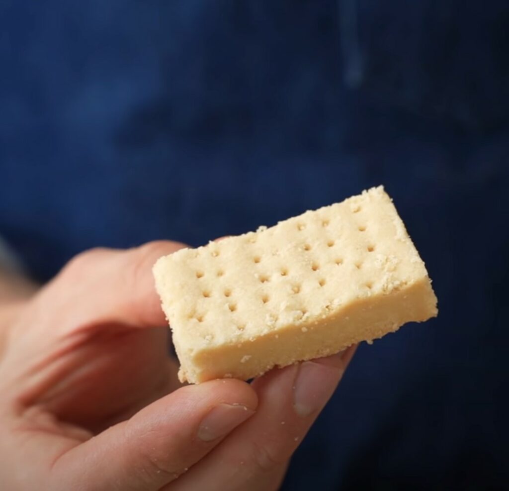 Man makes grandma’s shortbread cookies for 1st time and flies to FL to ...