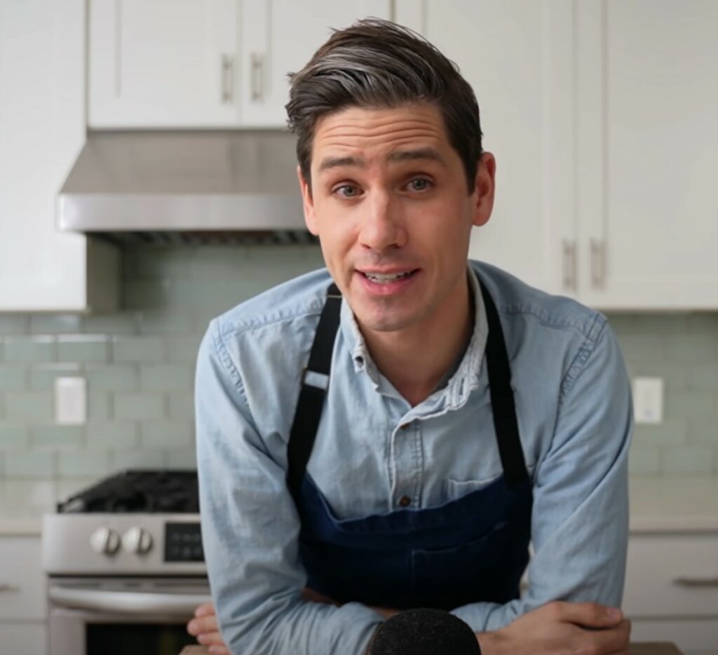 Man makes grandma’s shortbread cookies for 1st time and flies to FL to ...