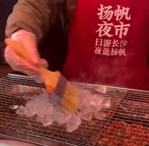 Grilled ice cubes become popular street food trend in Asia
