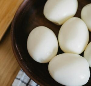 Guy shares his one-step hack to get “no-peel” hard boiled eggs every time