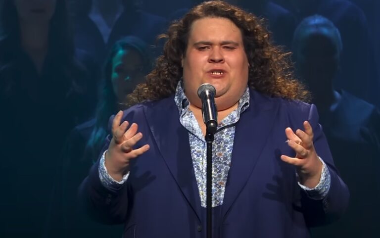 Singer brings ‘Country Roads’ to new heights with thrilling voice