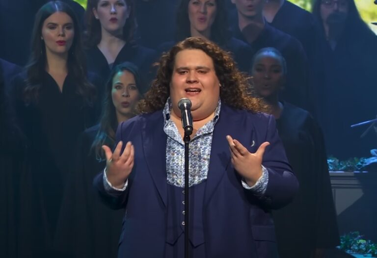 Singer brings ‘Country Roads’ to new heights with thrilling voice