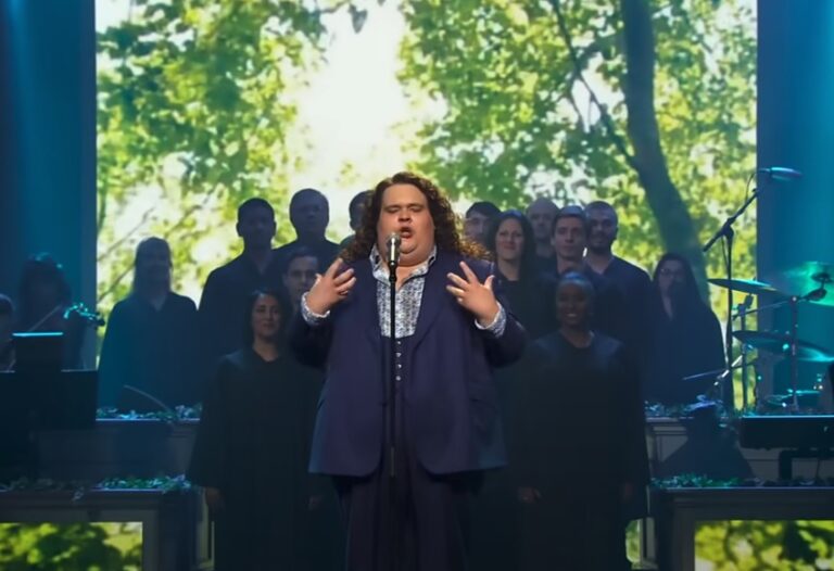 Singer brings ‘Country Roads’ to new heights with thrilling voice